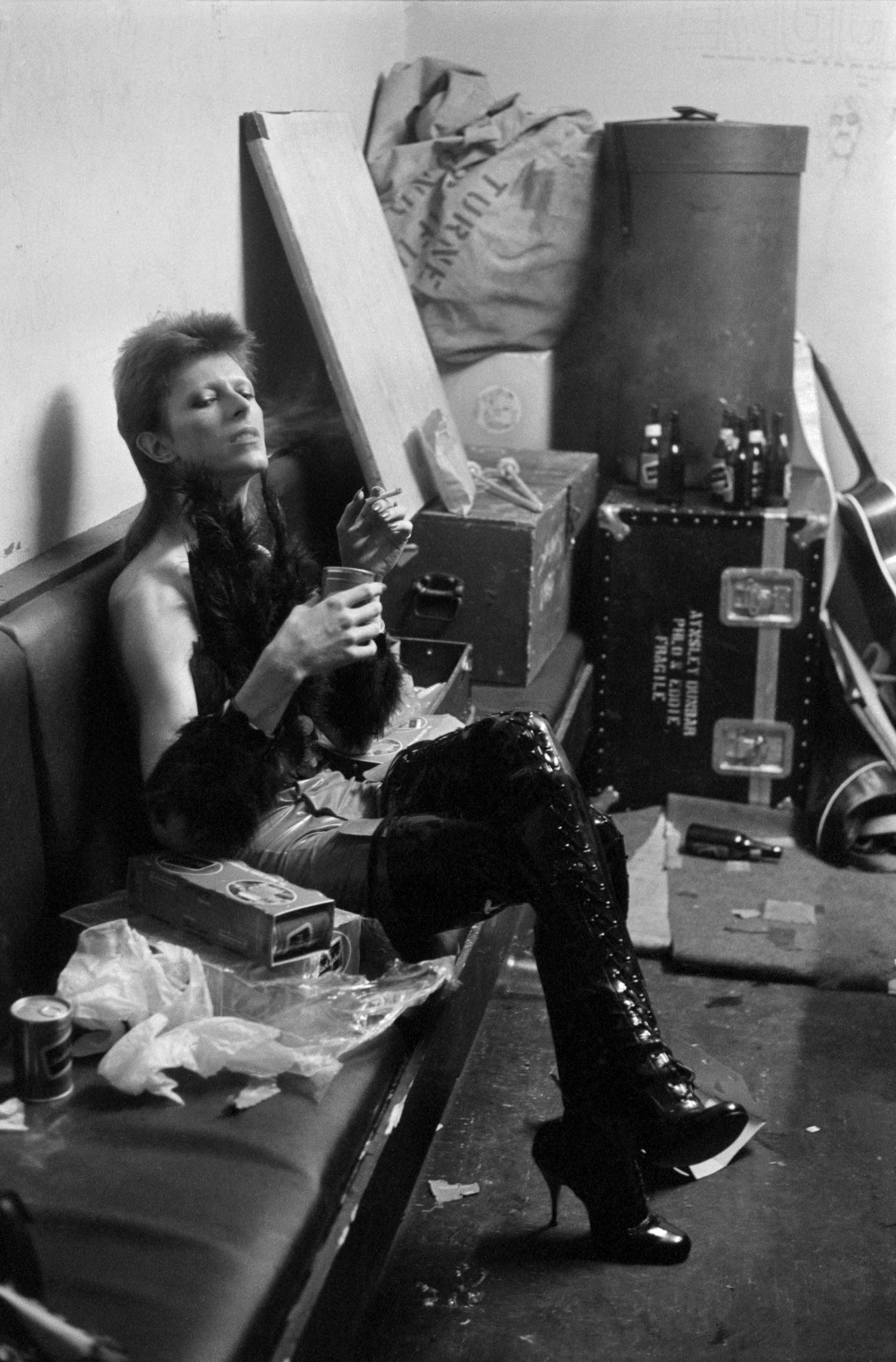 See Terry O’Neill’s rare images of David Bowie’s last show as Ziggy ...