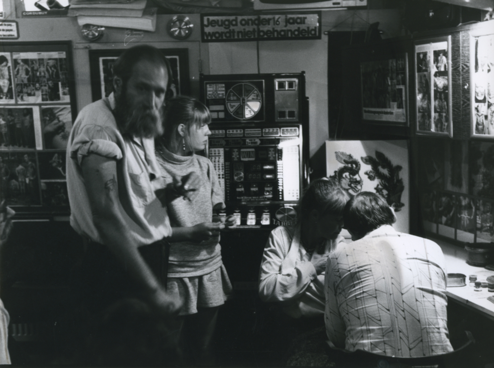 Lawrence Weiner and Kim Gordon on the Ins and Outs of Making Stuff