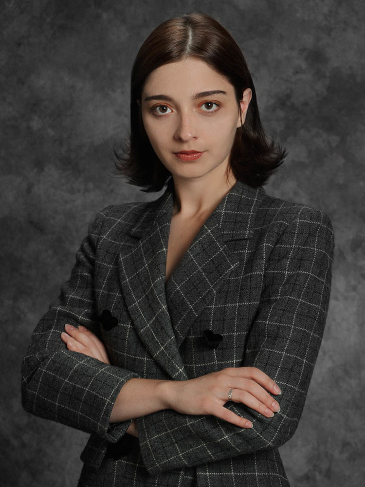 "El Planeta" Heralds Amalia Ulman as an Invigorating New Cinematic Voice