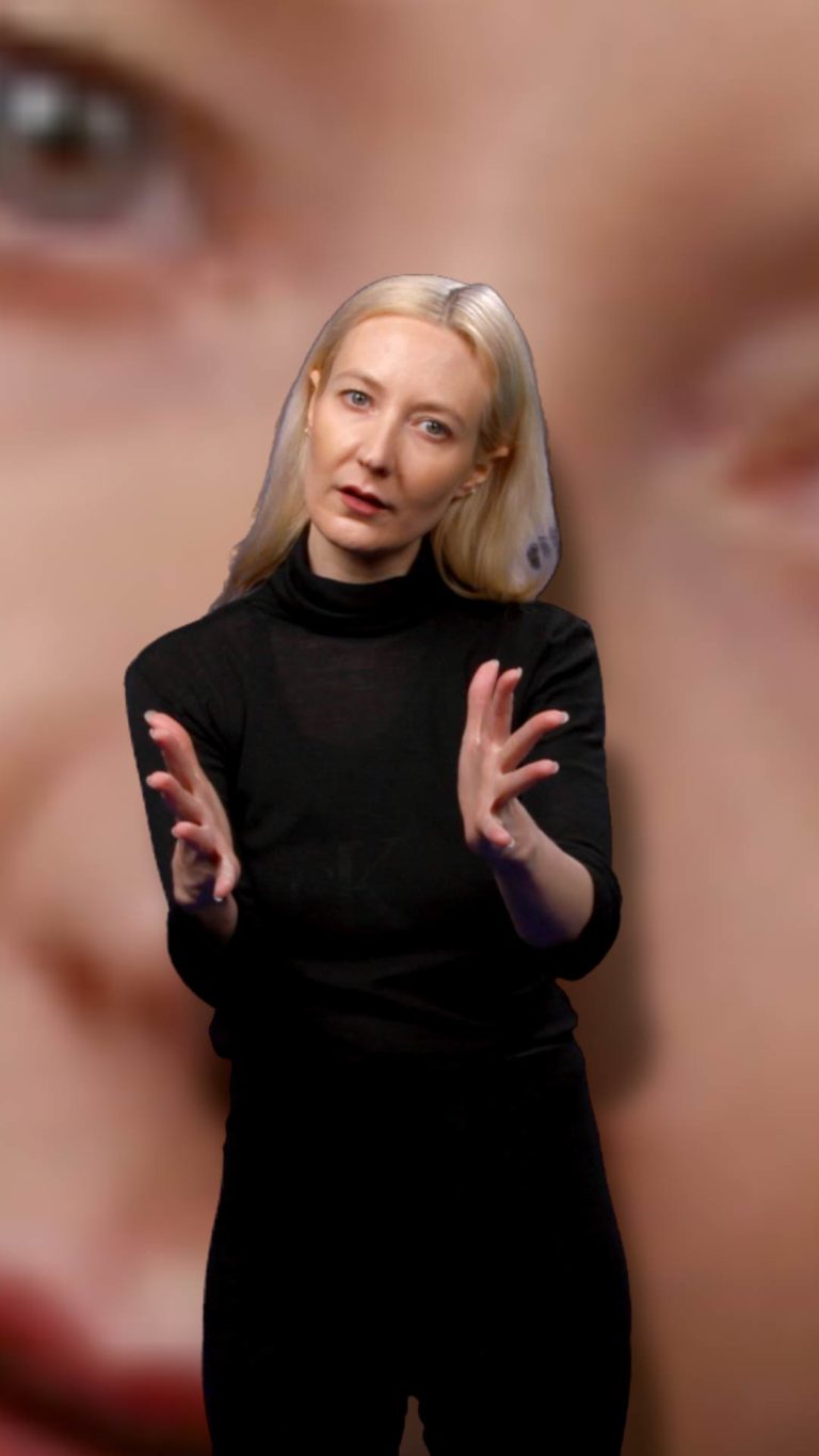 The New York Artist Kinlaw Teaches a Vocal and Body Movement Lesson