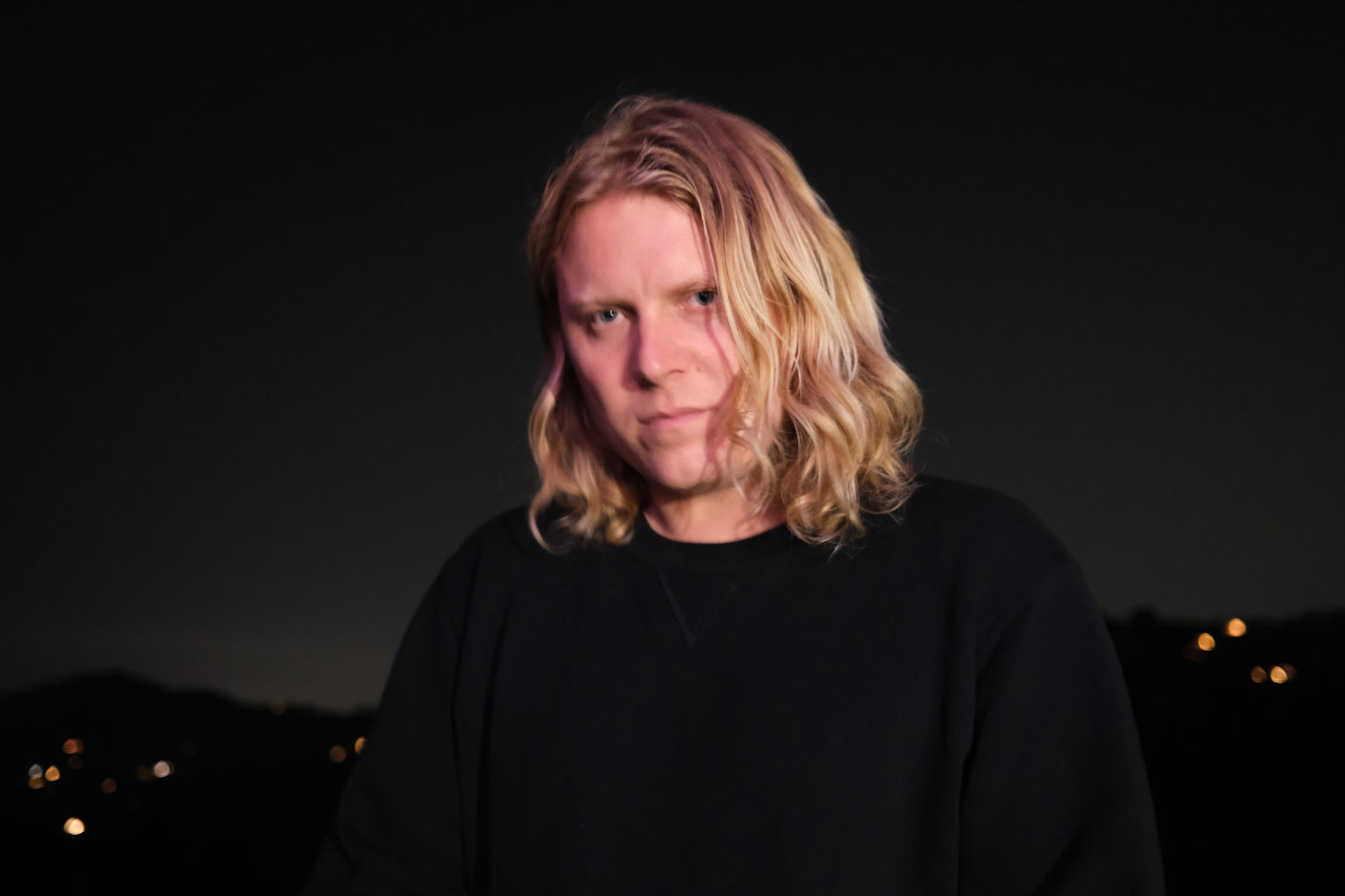 Ty Segall Wants to Give Aidy Bryant Surf Lessons