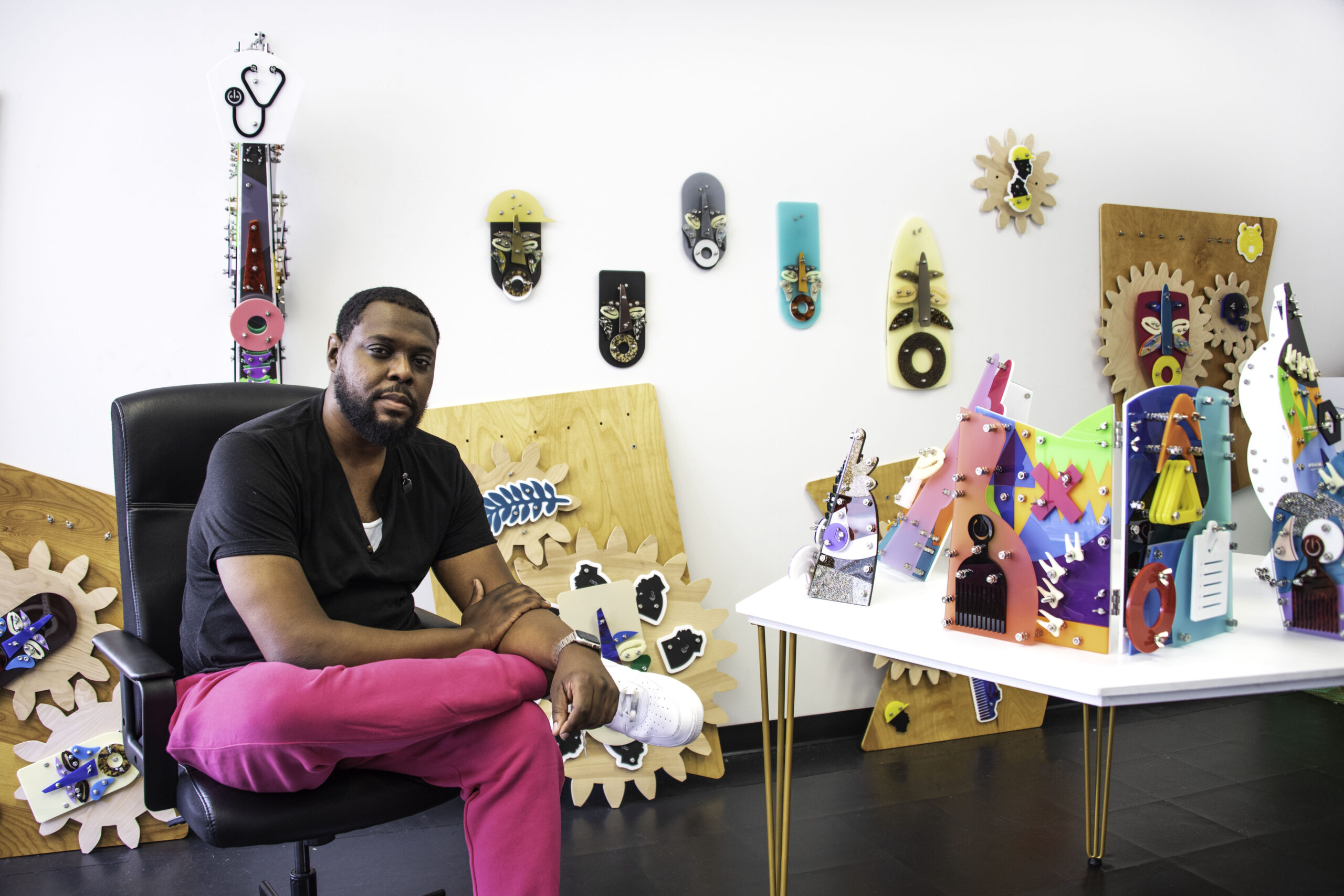 Meet Damien Davis, the Sculptor Who is "Laying the Trap"