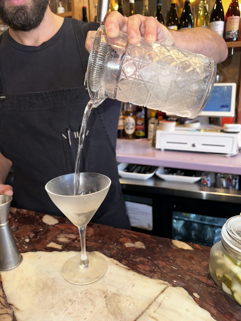 Hospitality Meme King Eli Sussman Shows Us How to Make the Perfect Martini