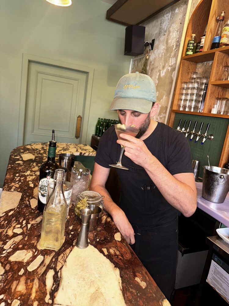 Hospitality Meme King Eli Sussman Shows Us How to Make the Perfect Martini