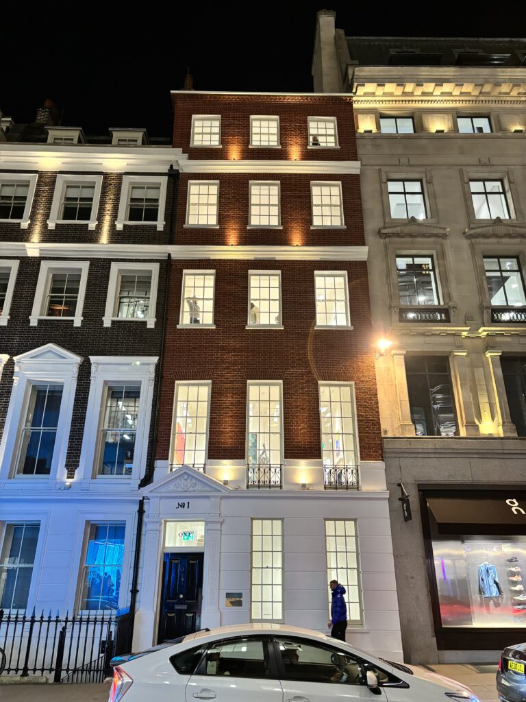 Maria Bernheim on Scammers, Nepo Babies, and Getting Hit On at Art Fairs