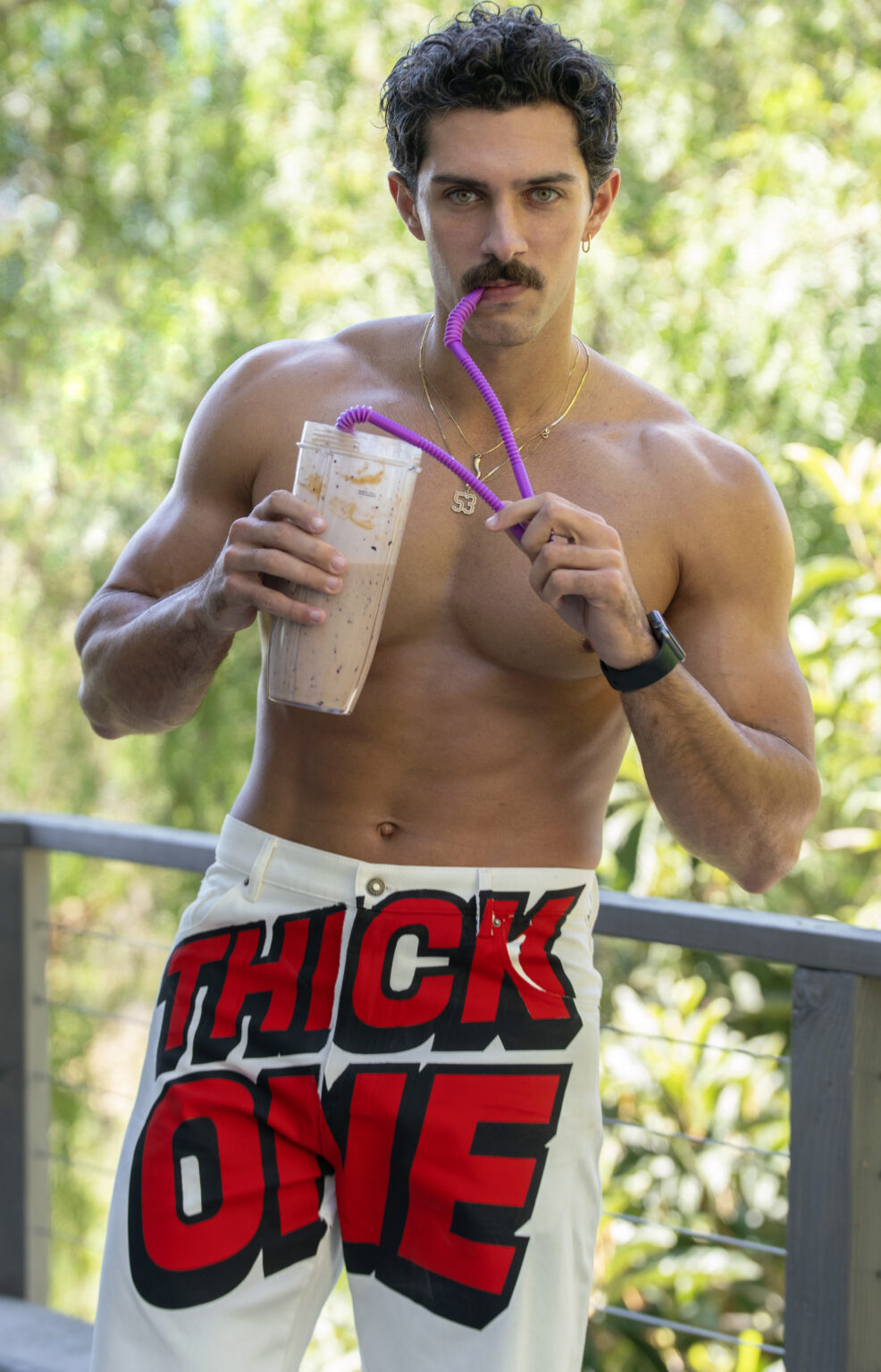 Gymfluencer Steven Kelly Bulks Up