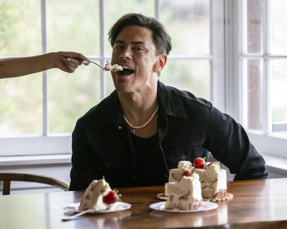 Tom Sandoval Tastes Some Grocery Store Cakes
