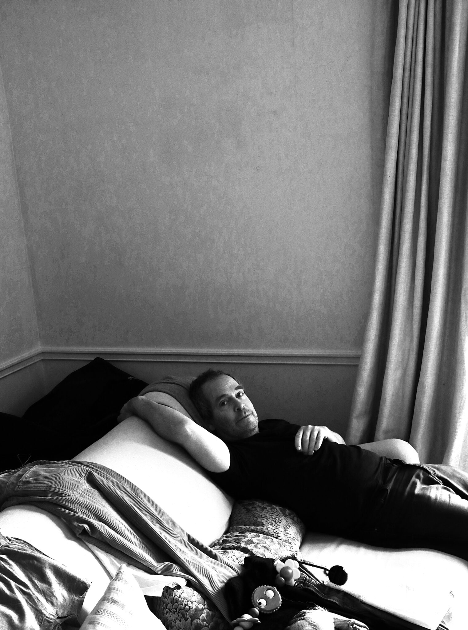 Tom Hollander on the Painful Sensitivity of Truman Capote - Interview ...