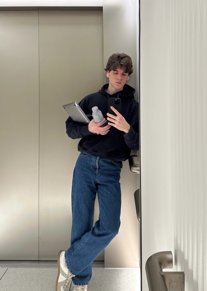 Lucas Oliver Mill of @CollectorWalls Paints Milan Red at Salone