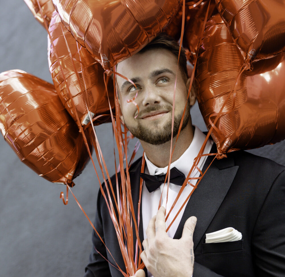 Harry Jowsey of Too Hot to Handle Wants You to Know He's 6′5″