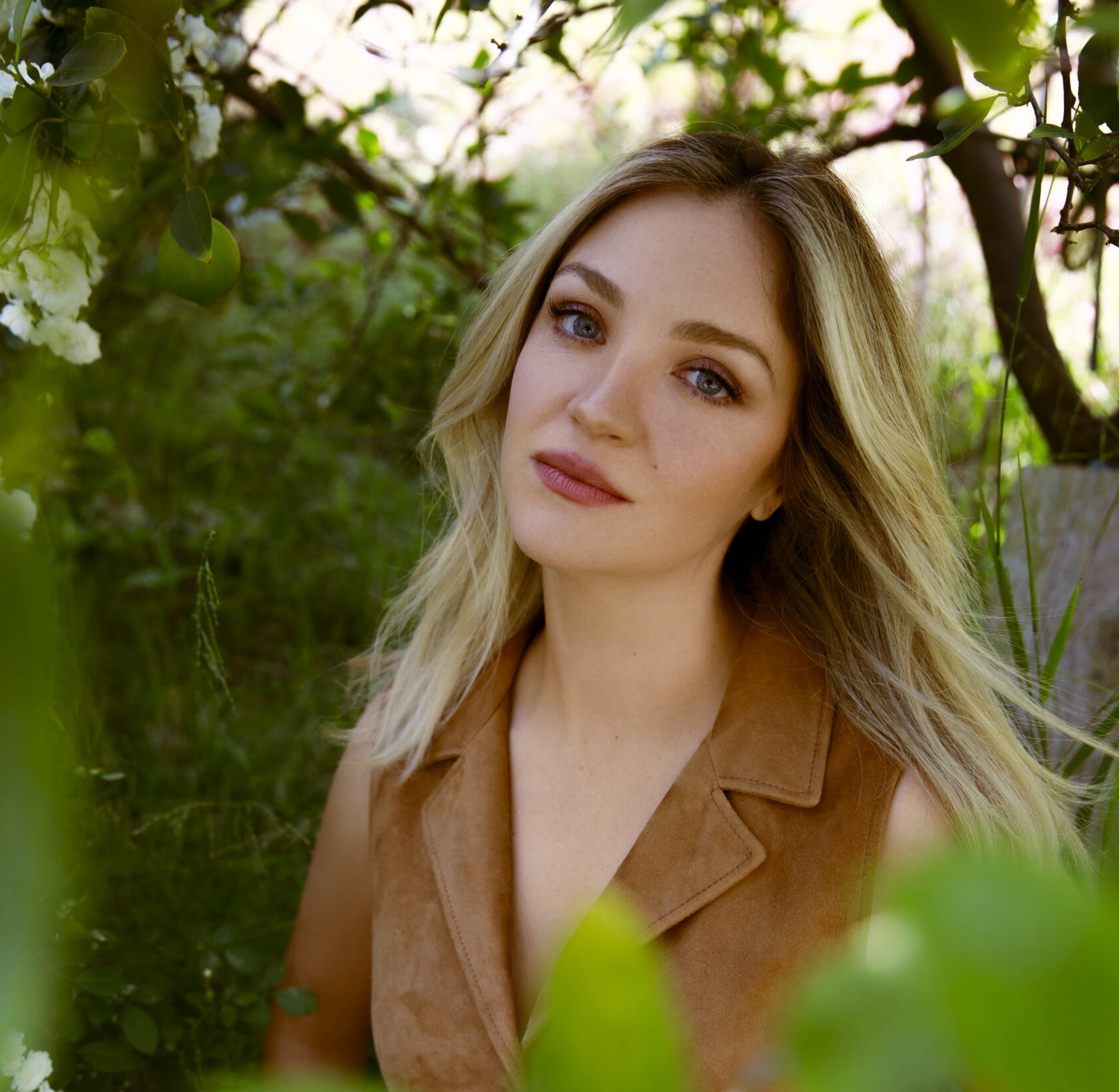 Abby Elliott and Jamie Lee Curtis on What Makes "The Bear" One of One