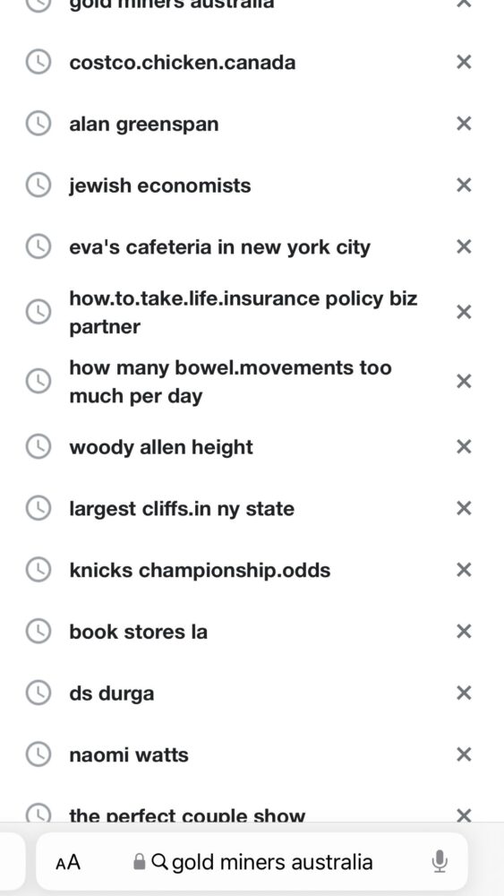 Noah Rinsky Tells Us His @OldJewishMen Tips For Sitting Shiva and Sending Dick Pics