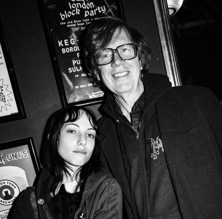 "Do You Own a Jazzmaster?": Devon Ross and Thurston Moore Geek Out on ...