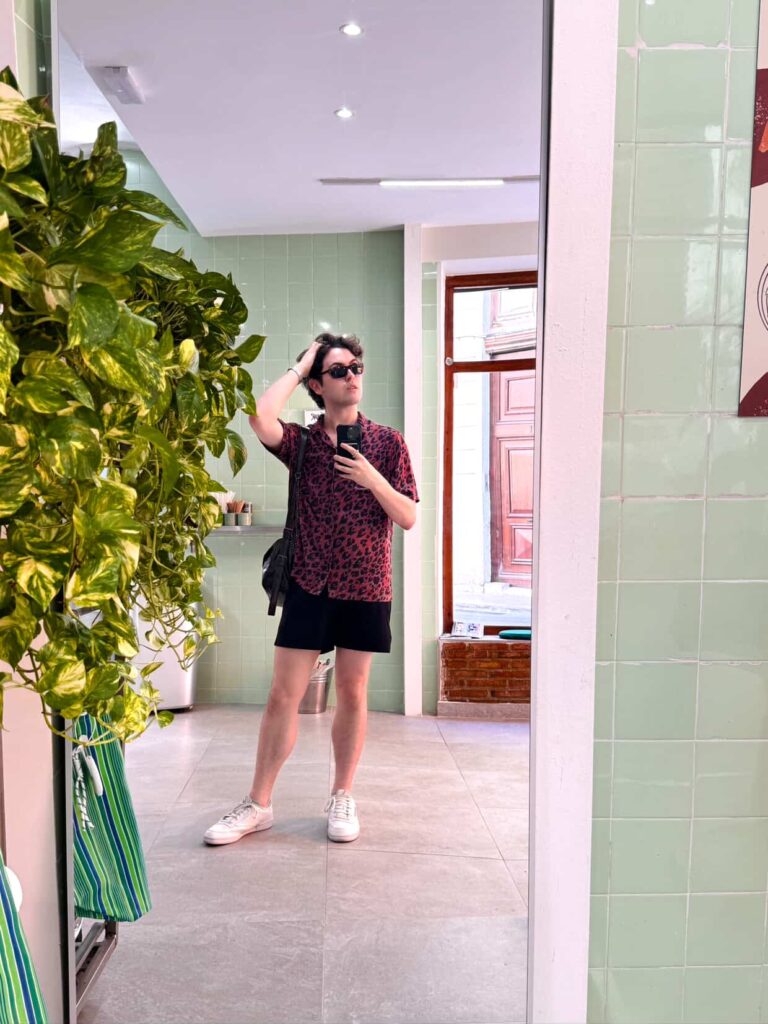 The Swiftologist Has a Message For Gaylor Conspiracy Theorists