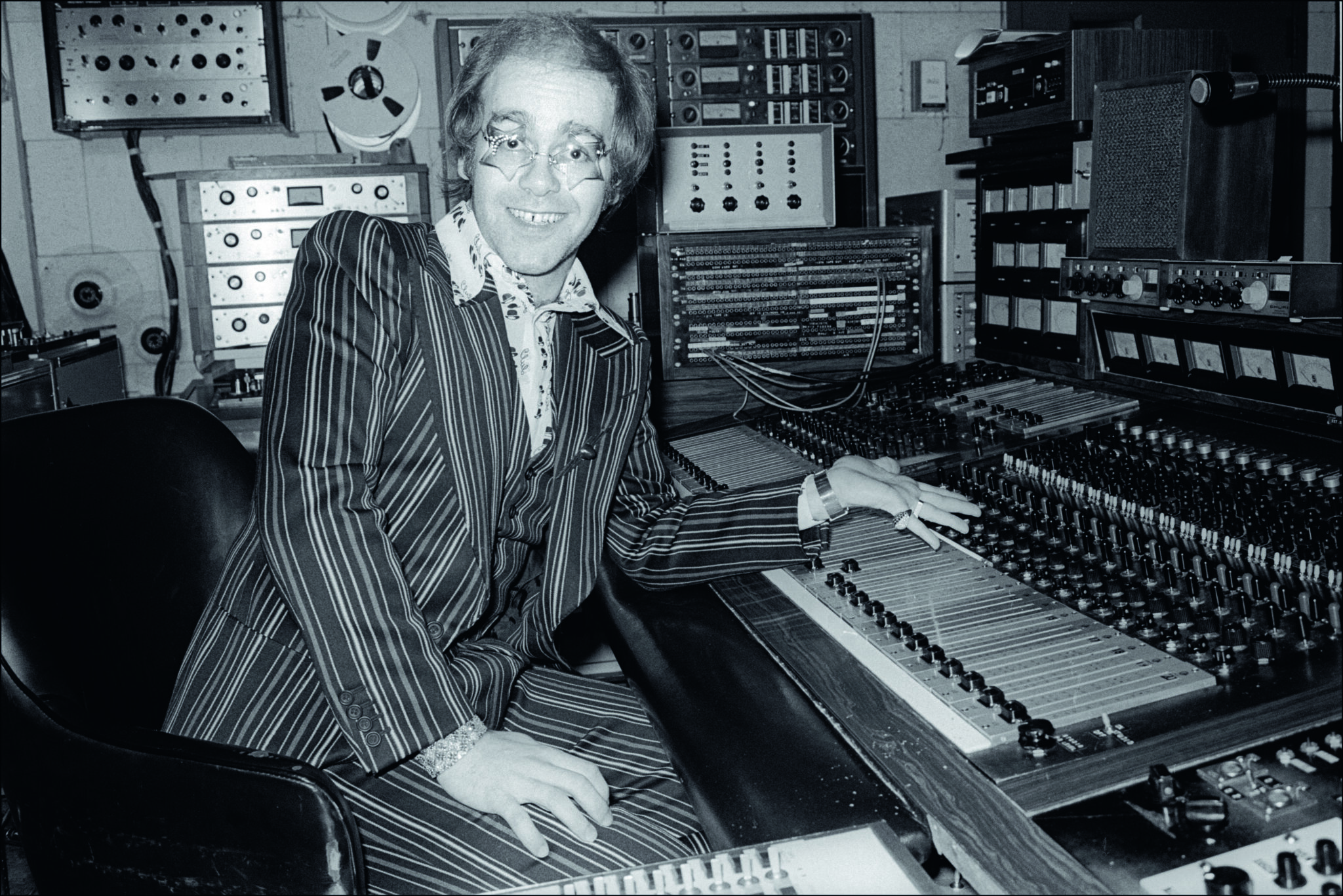 Photographer Allan Tannenbaum Saw Elton John Come Alive at the Disco