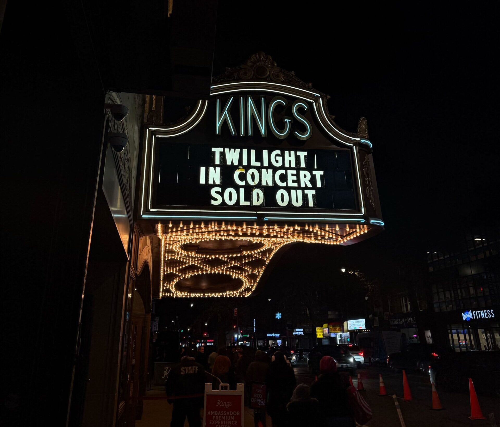 "Both Edward and Jacob Suck": One Night in Brooklyn With 3,000 ...